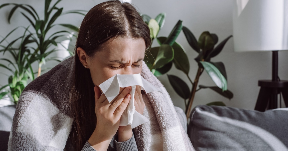 Why Is Only One Nostril Blocked During a Cold? The Science Behind It