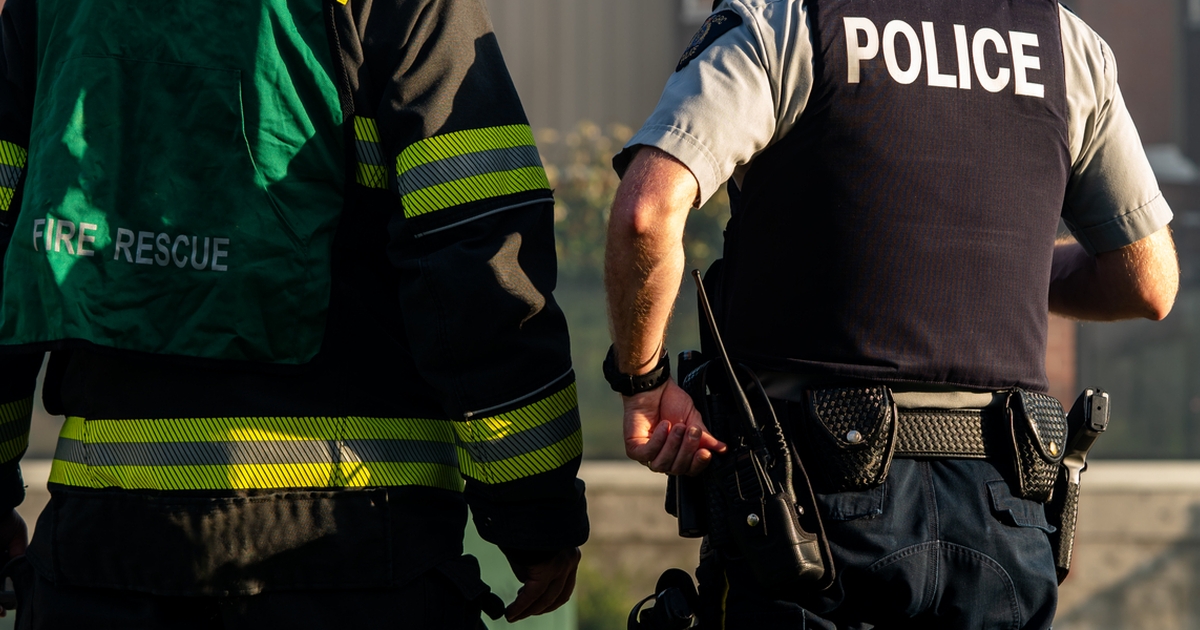 Norsk politimann kastet ung kvinne i bakken