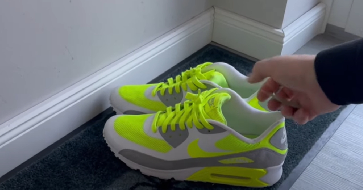 Læge advarer: Derfor bør du aldrig have sko på indenfor