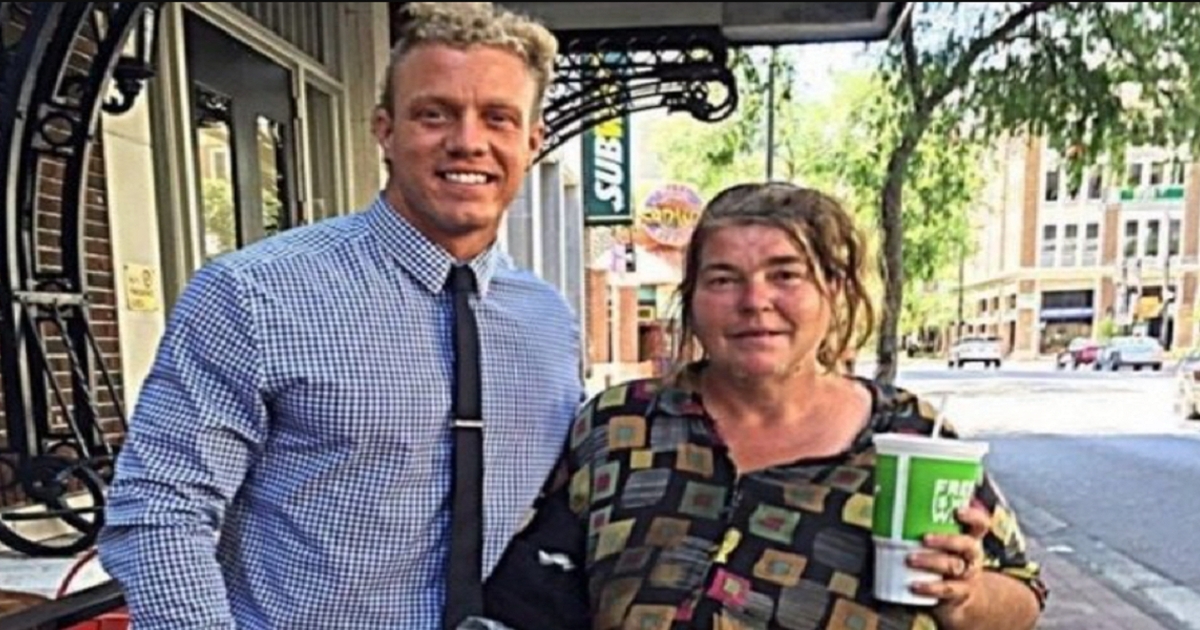 Mand spiser frokost med en hjemløs kvinde hver uge: Så fortæller hun ...