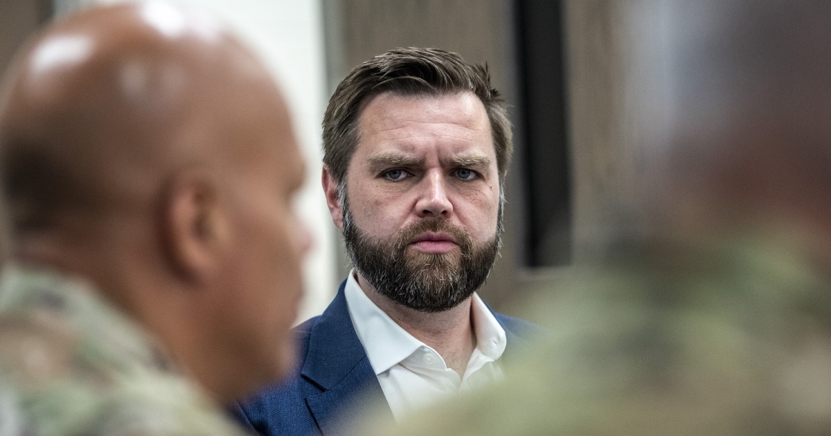 JD Vance Faces Protests at Ski Resort Over Ukraine Stance: "Go Ski in ...