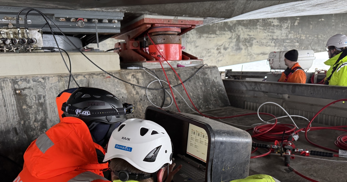 Historisk operation: Man har løftet Storebæltsbroen