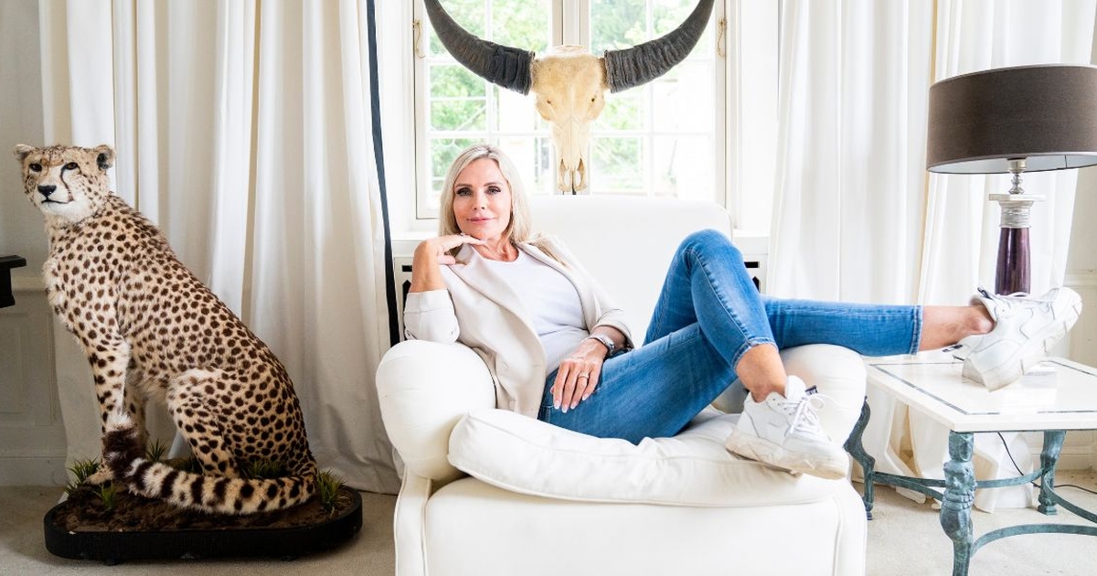 Alle vil have et stykke med Janni Ree: Vælter sig i tilbud fra unge mænd