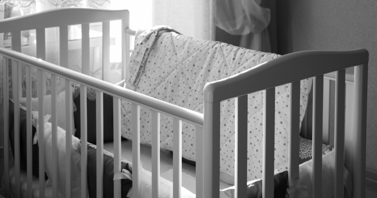 Far låste børn inde for at drikke sig fuld - 2-årig datter døde af sult