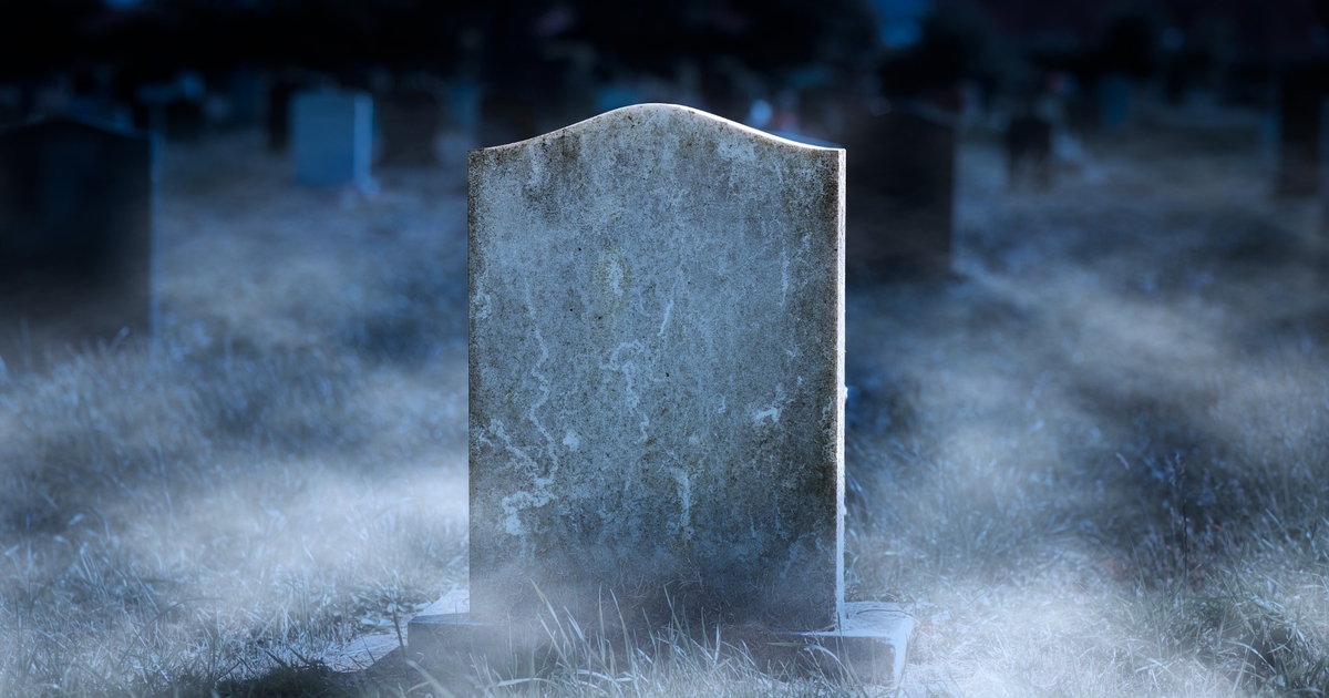 Gravstenen til Ebenezer Scrooge er ødelagt