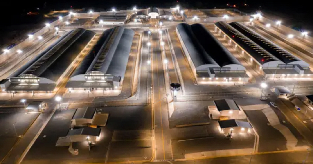 Verdens største fængsel står nu klar: ‘De kommer ikke til at se dagslys’