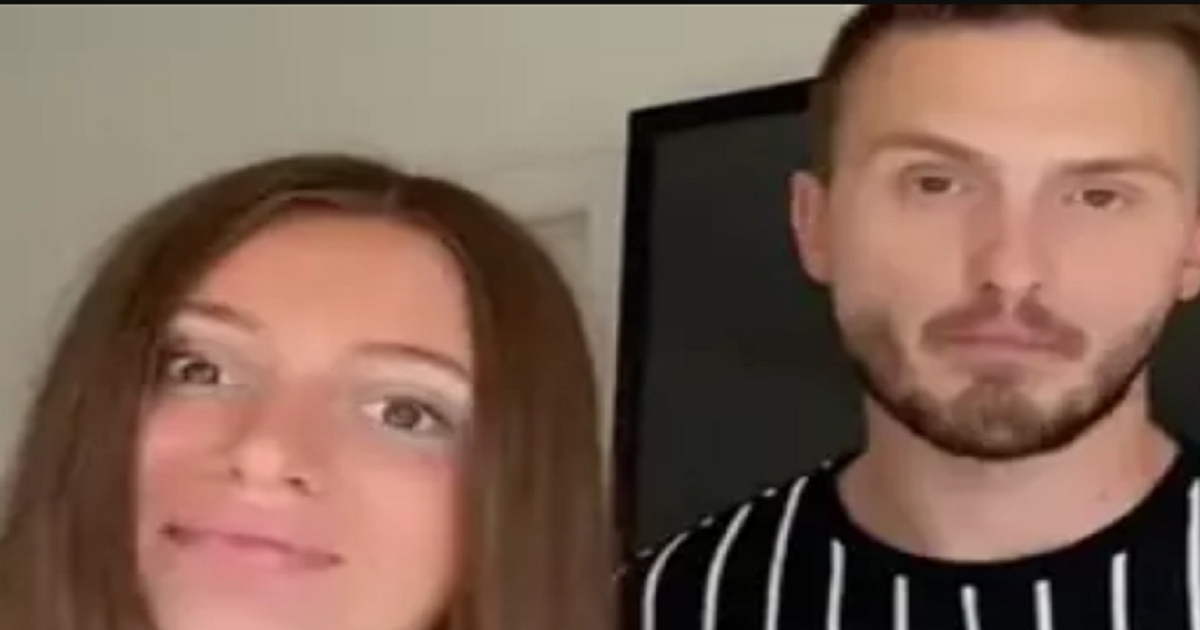 Par finder ud af at de er fætter og kusine: Når du hører deres ...