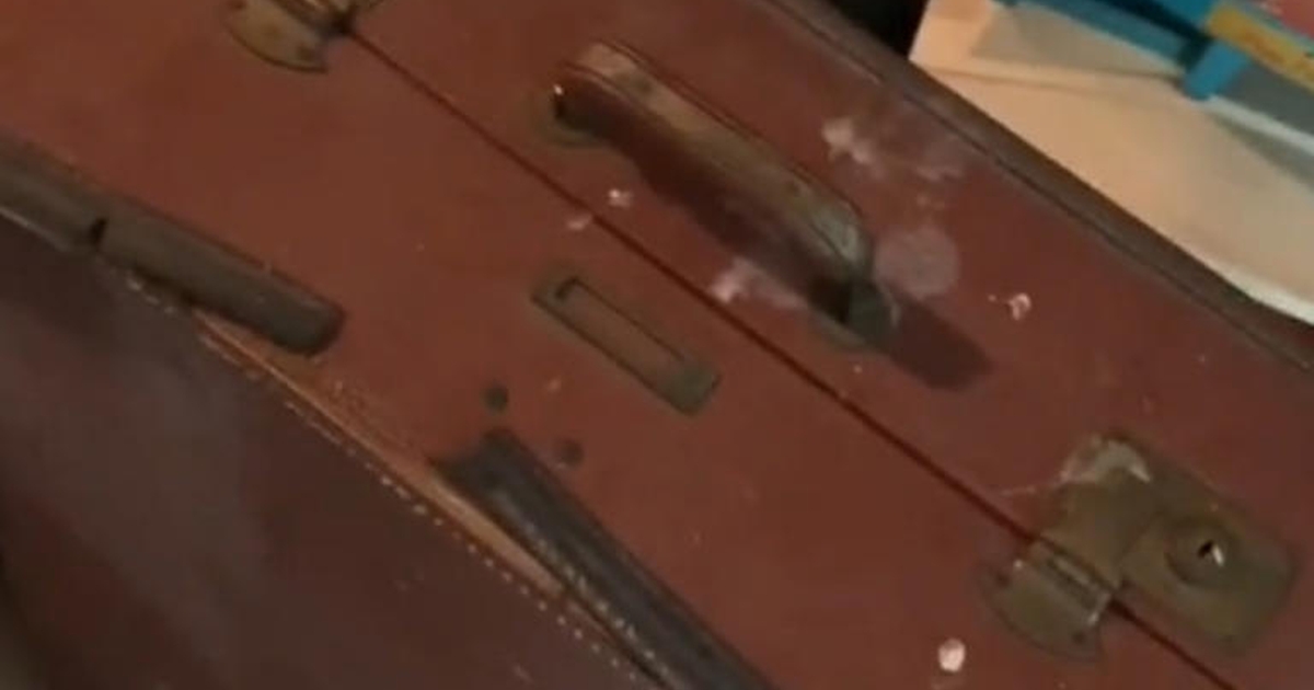 Kvinde fandt kuffert, der havde været låst inde på bedsteforældrenes ...