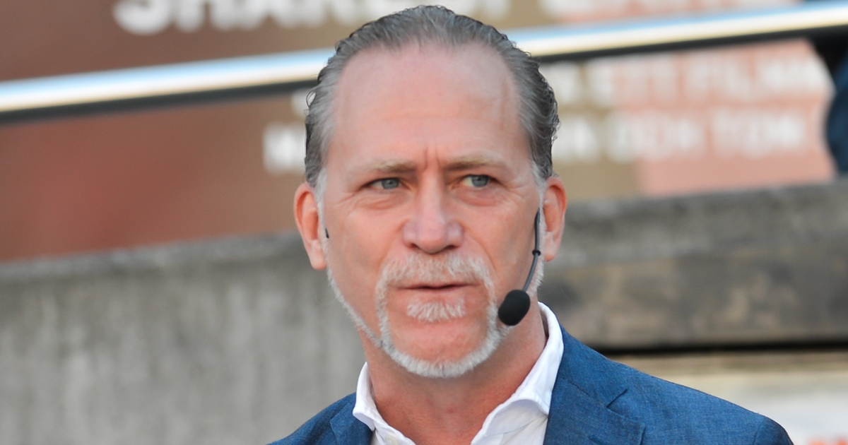 JUST NU: Helldén får jublande applåder efter sitt förslag om ...