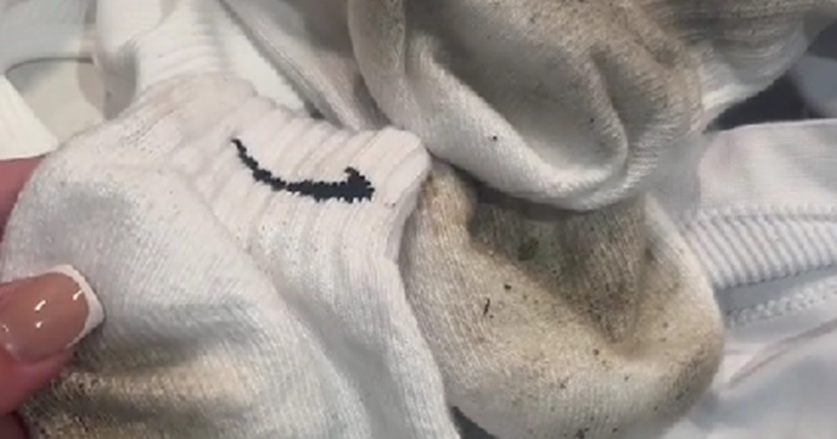 Med det her trick får du dine beskidte sokker hvide igen: Koster kun 30 kroner