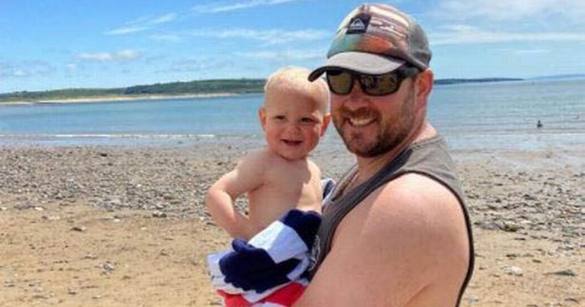 Far til tre dør: Troede han havde forstrukket muskel i benet