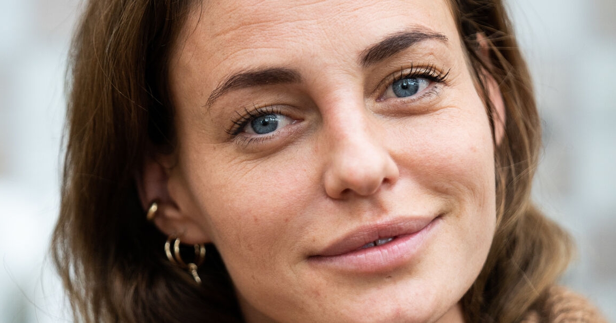 ‘Vild med Dans’-værten Sarah Grünewald smider ALT tøjet: Overlader ...