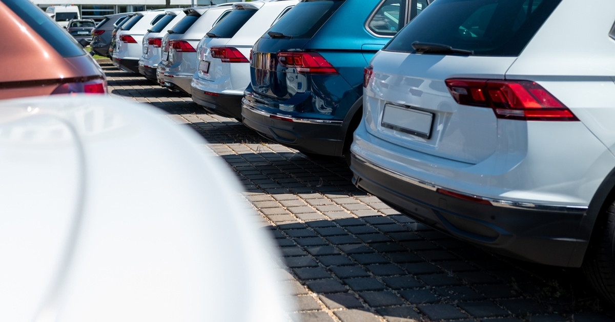 Unsold Cars Pile Up as Over 3 Million Vehicles Gather Dust Across the US