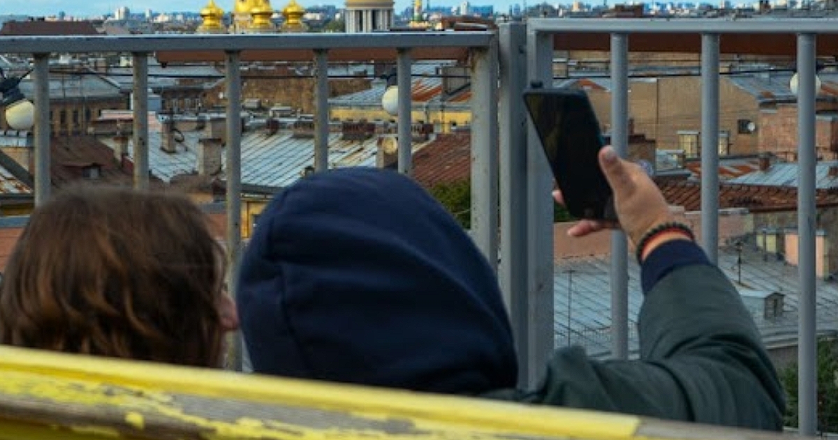 16-Year-Old College Student in Tragic Selfie Accident