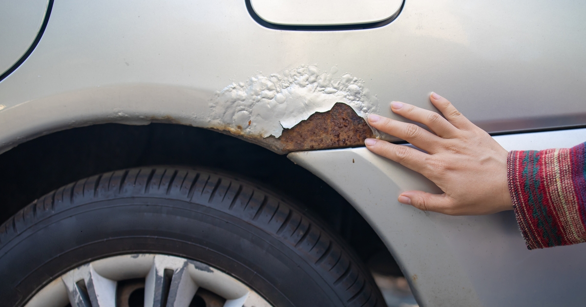 Bileksperter afslører: Du finder løsningen på rust i dit køleskab