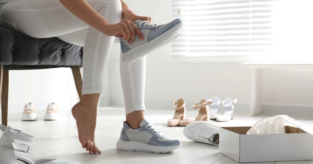 Fotterapeut erklærer: Disse skoene er det verste valget for føttene dine