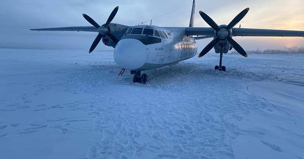 Pilot laver stor brøler: Misser landingsbanen og lander fly med 30 ...