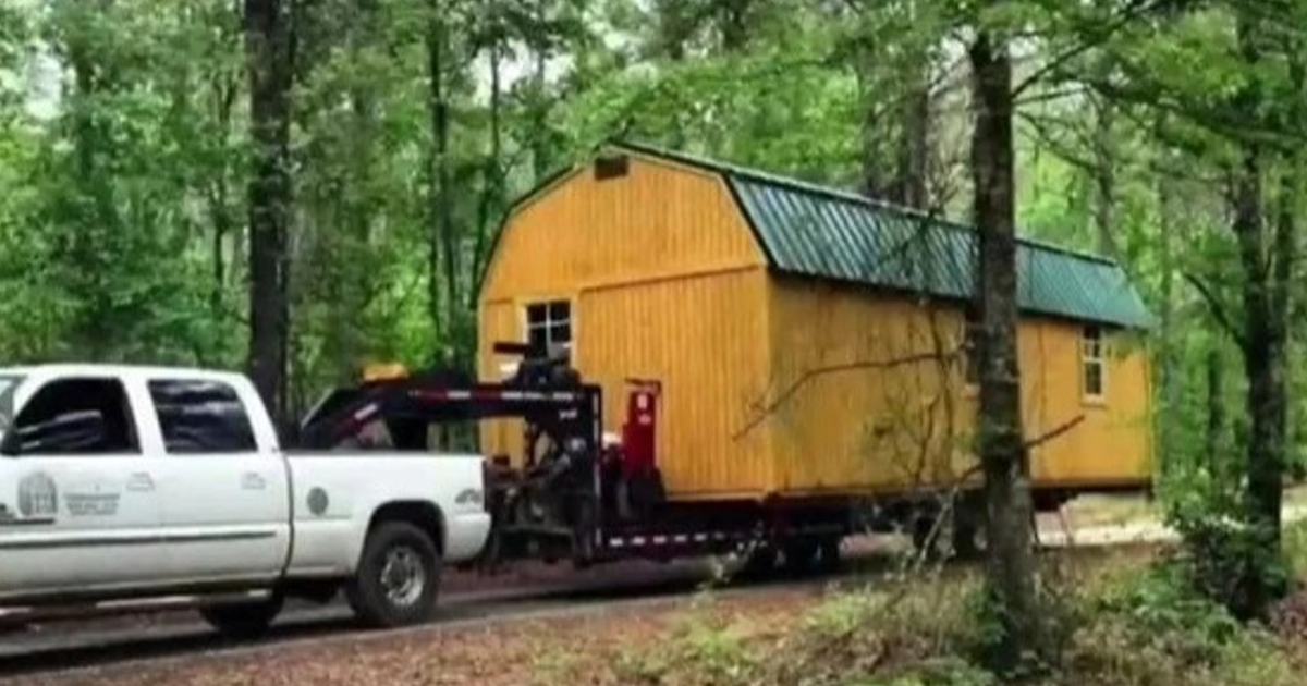 John og konen har boet i en gammel lade i 11 år: Når du ser den indefra ...