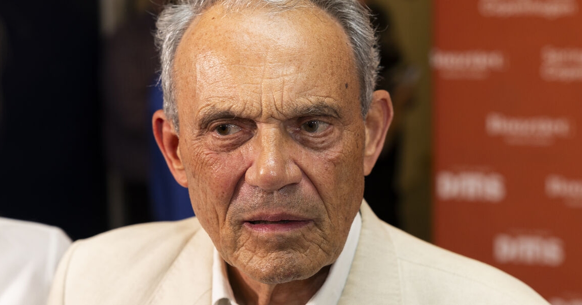 På ét punkt er Karsten Ree længder foran Janni Rees nye kæreste