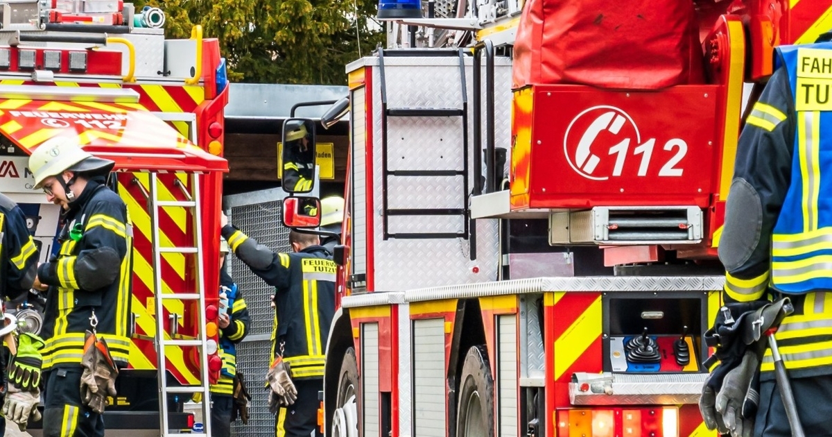 Verheerender Brand in Mehrfamilienhaus: Mindestens eine Person tot