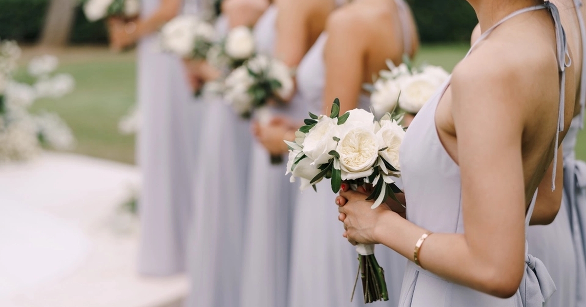 Bruden truer med å droppe søsteren som brudepike: Årsaken er sjokkerende
