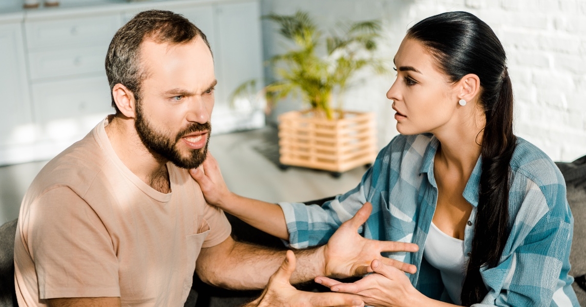 Mand er rasende på sin døende kone, efter at have hørt hendes sidste ønske