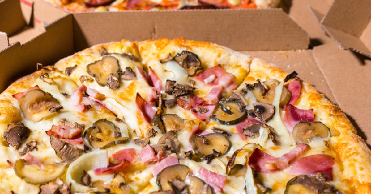 Kvinde får takeaway til alle måltider, fordi hun ikke kan lave mad ...