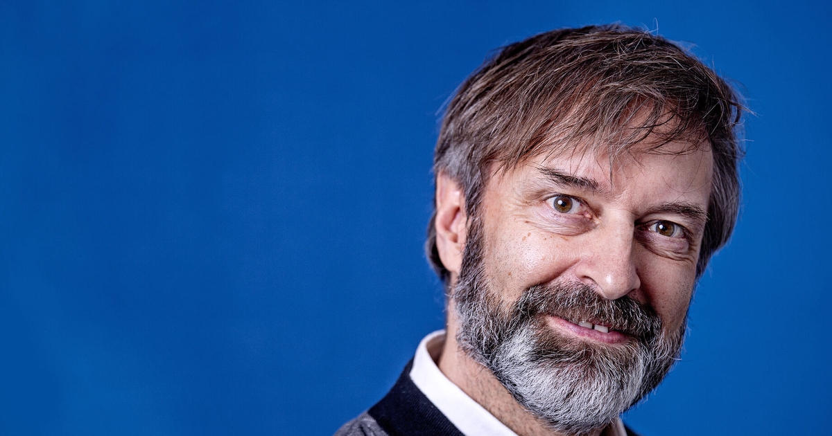 Midt i de alvorlige anklager: Martin Brygmann skovler penge ind