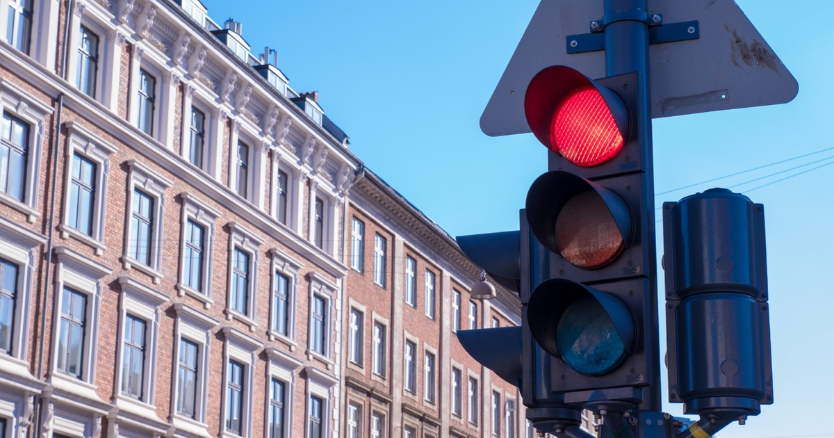 Her tar trafikklysene bilde om du kjører på rødt - og sender automatisk bøter