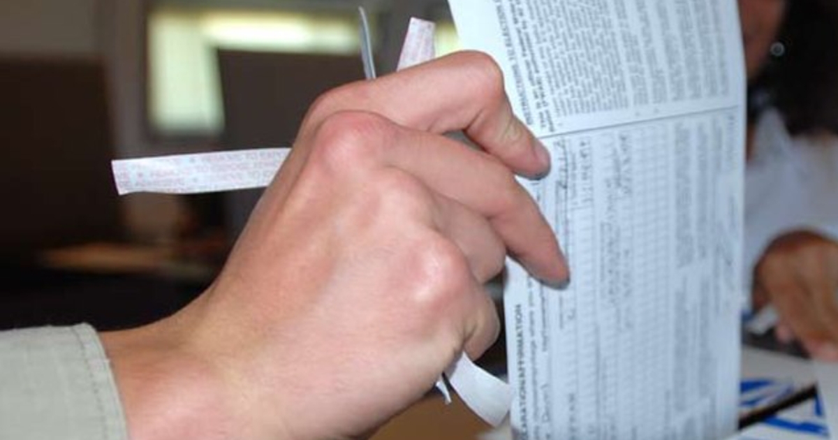 New Harvard Caps / Harris Poll Reveals: U.S. Voter Preferences on ...